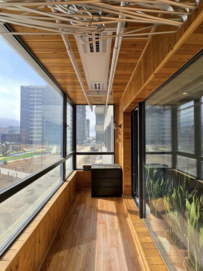 Khan Hills хотхонд 106 мкв 3 өрөө түрээслүүлнэ.