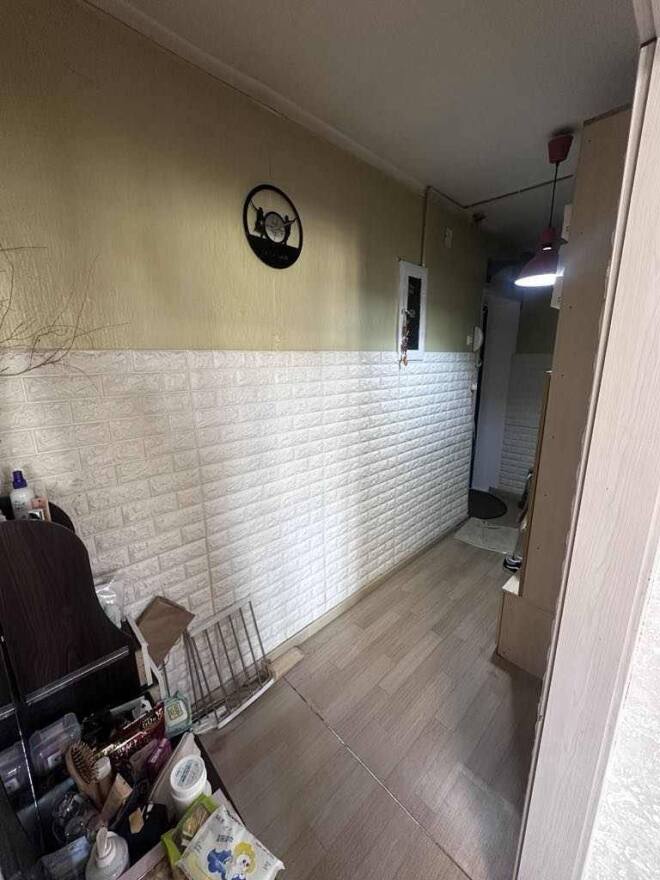 УИД явах замд замынхаа баруун талд 4 4давхарт зүүн харсан 3цонх тагттай