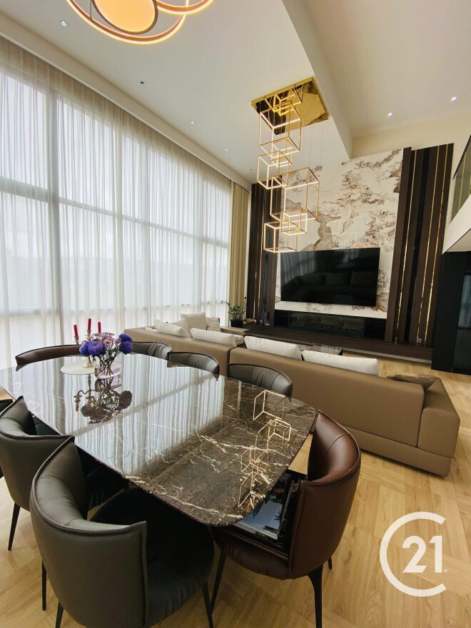 ХУД-т 120 тэмээтэй хөшөөний зүүн талд 📍REGIS PLACE-Д 4 ӨРӨӨ БАЙР ХУДАЛДАНА